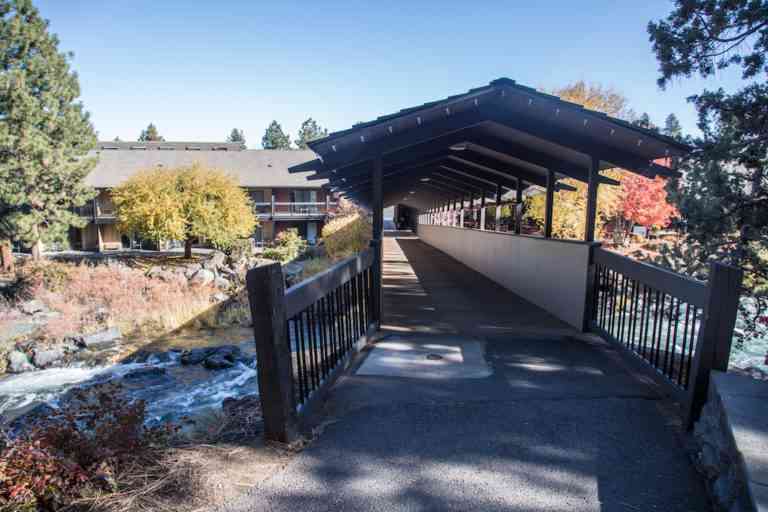 Riverhouse on the Deschutes: Retreat to Nature in Bend, Oregon